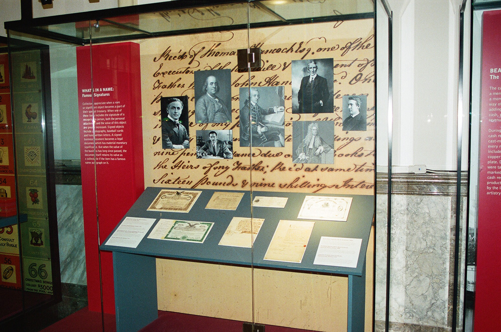 Autograph case | Museum of American Finance